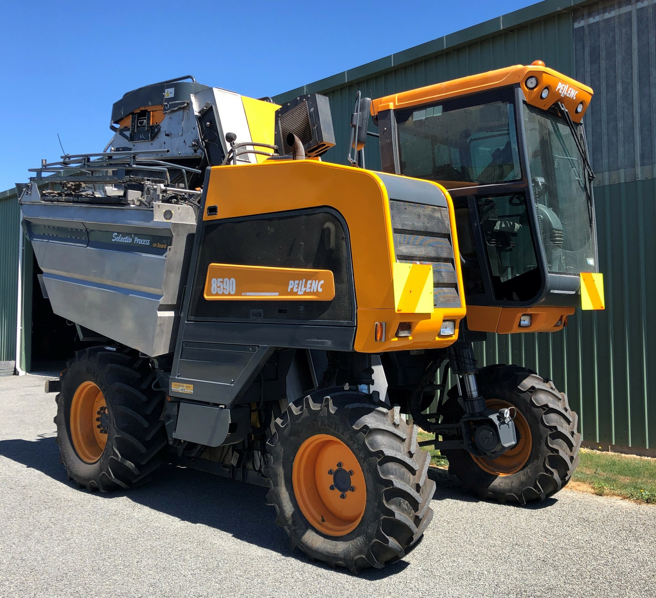 Pellenc 8590 Selectiv' Process Grape Harvester M352 - Hydralada NZ