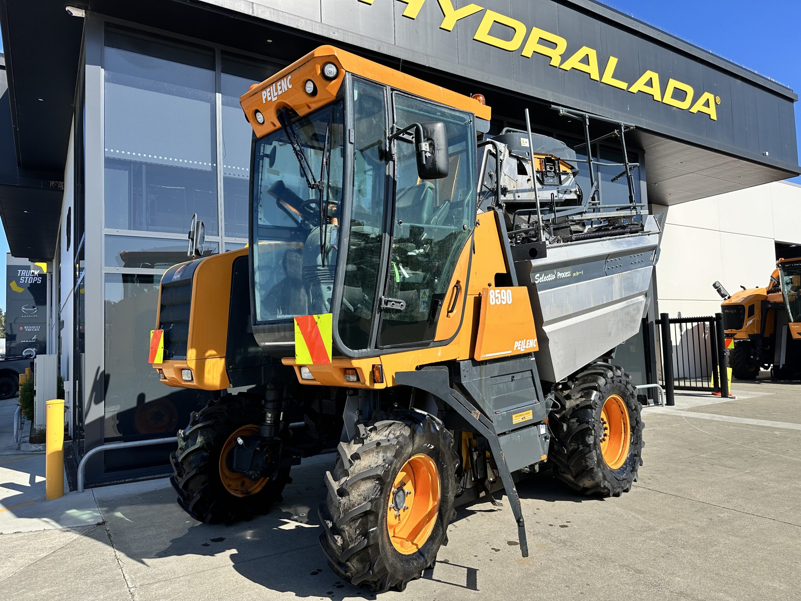 PELLENC 8590 Selectiv Process Twin Grape Harvester M366 - Hydralada NZ